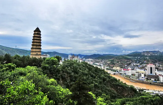 2 Days Xi'an-Yan'an Tour: Hukou Waterfall, Pagoda Hill...