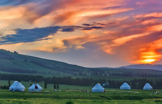 Xinjiang Nalati Grassland: History & Top Things to Do
