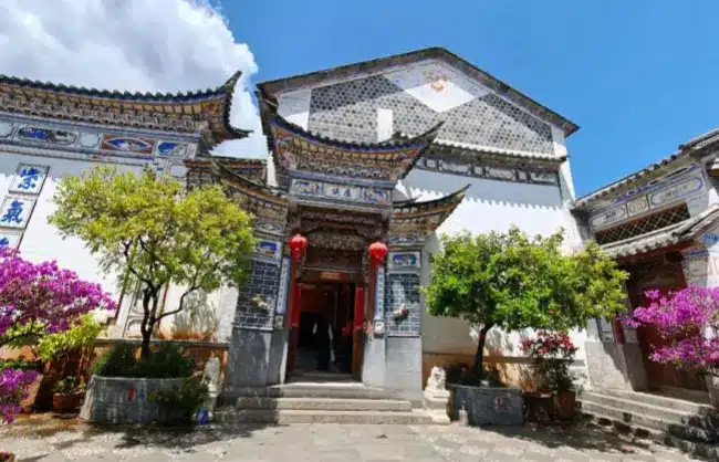 Yunnan Zhoucheng Village: Bai Minority Culture & Tie-Dye Art